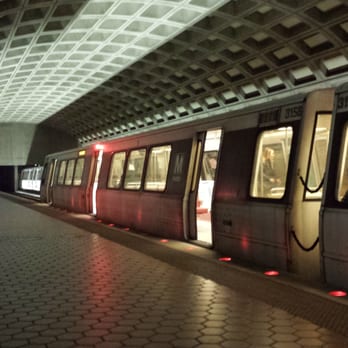 BALLSTON-MU METRO STATION - Updated November 2025 - 41 Photos & 35 ...