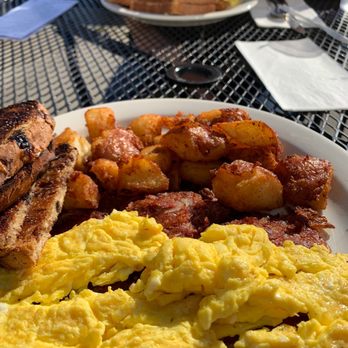 THE LOOKING GLASS CAFE - Updated July 2024 - 29 Photos & 80 Reviews ...