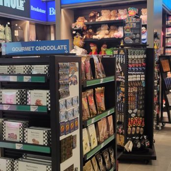 EVOLVE BY HUDSON - Updated January 2026 - 27 Photos - 2900 E Airport Dr ...