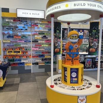 LEGO STORE DOWNTOWN SUMMERLIN - Updated December 2025 - 64 Photos & 25 ...