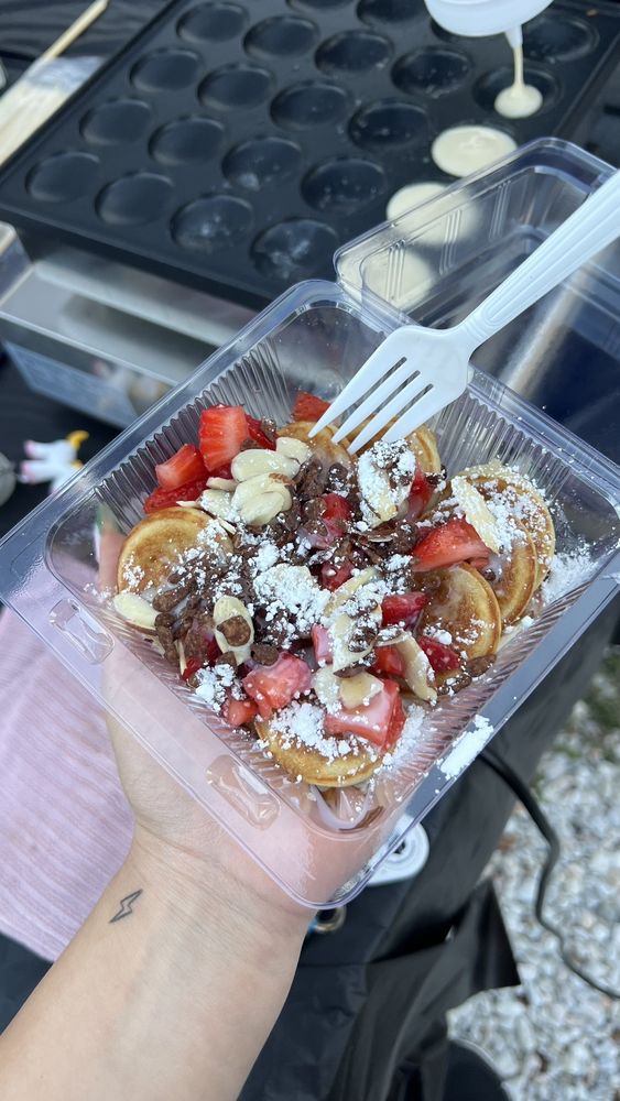 MIDCITY MINI PANCAKES - Updated June 2024 - 3405 Arlington Ave, Los ...