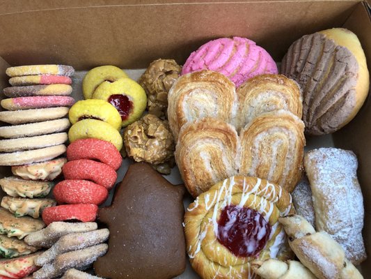 CAKELAND - Updated August 2025 - 16 Photos - 6950 Mcpherson Rd, Laredo ...