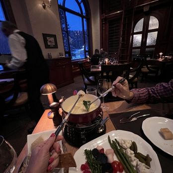 WALLISER STUBE - Updated June 2025 - 111 Photos & 59 Reviews - 111 Lake ...