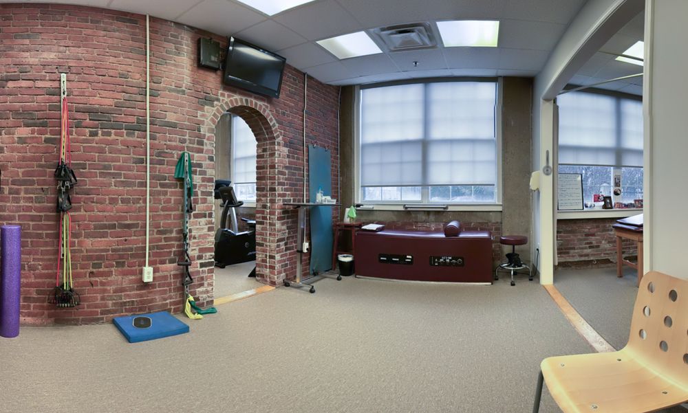 ESSEX PHYSICAL THERAPY & CHIROPRACTIC - Updated October 2025 - 16 ...