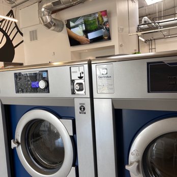 GREEN LAUNDRY LOUNGE - Updated June 2024 - 158 Photos & 54 Reviews - 10 ...