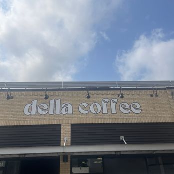 DELLA COFFEE - Updated November 2024 - 113 Photos & 39 Reviews - 1000 W ...