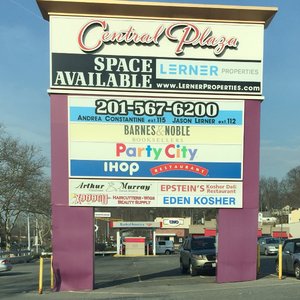 VERNON HILLS SHOPPING CENTER - Updated May 2024 - 700 Post Rd ...