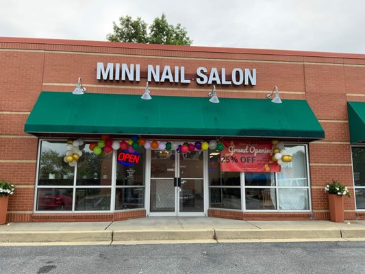 MINI NAIL SALON - Updated July 2025 - 40 Photos & 45 Reviews - 8827 ...
