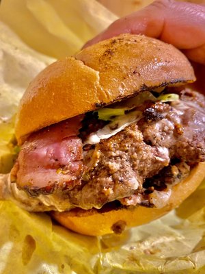 BURGER ADDICT - Updated October 2025 - 118 Photos & 359 Reviews - 4508 ...