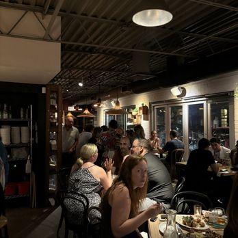 MOTT ST - Updated September 2024 - 1905 Photos & 1041 Reviews - 1401 N ...