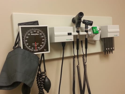 DOCTORSNOW - Updated August 2025 - 12 Photos & 22 Reviews - 640 S 50th ...