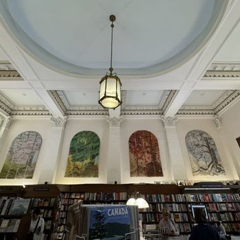 MUNRO’S BOOKS - Updated January 2026 - 51 Photos & 63 Reviews - 1108 ...