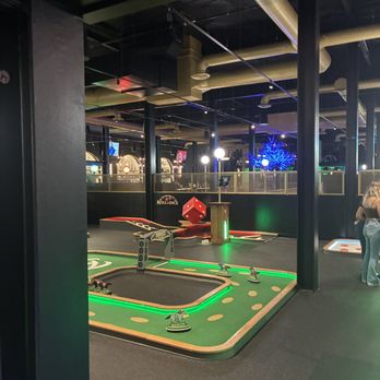 BIRDEEZ - Updated October 2025 - 254 Photos & 86 Reviews - 151 N Sierra ...