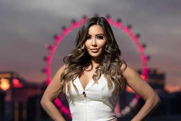 MICHELE SULLIVAN LUXURY REAL ESTATE - 13 Photos - 8850 W Sunset Rd, Las ...