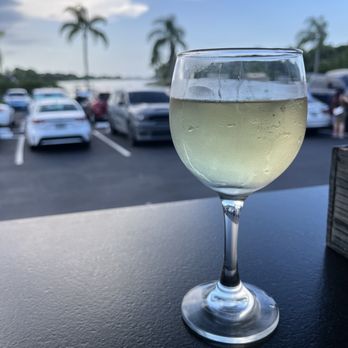THE HIVE WATERFRONT RESTAURANT & TIKI - Updated August 2024 - 316 ...