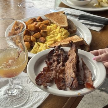 TWO FRIENDS PATIO - Updated August 2024 - 1422 Photos & 1330 Reviews ...