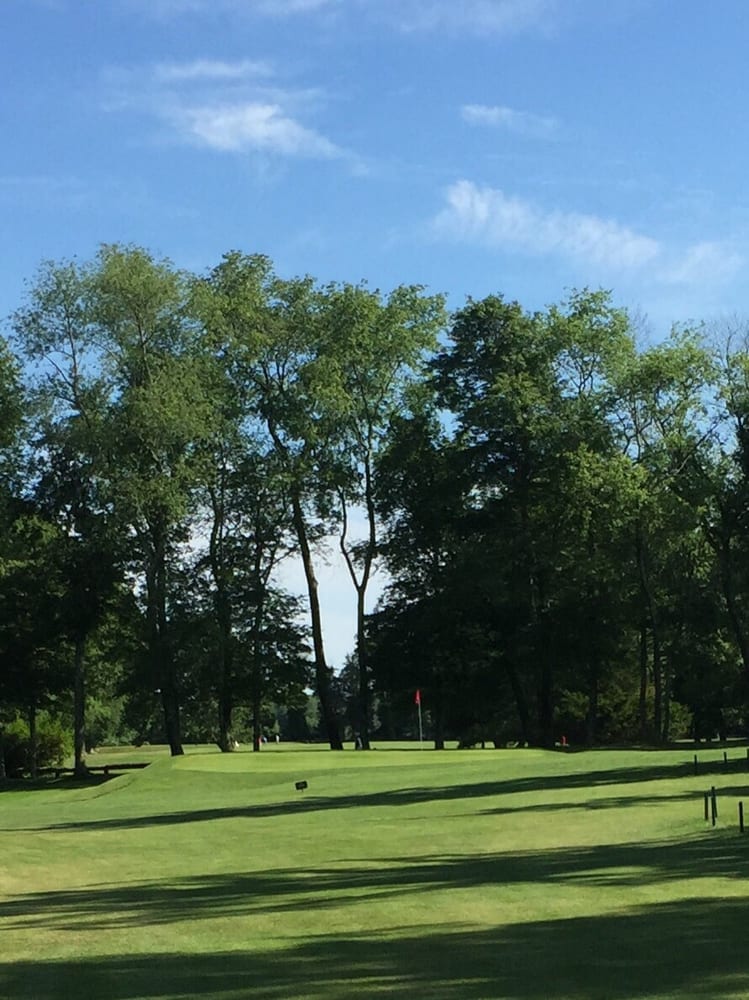 HIDDEN HOLLOW COUNTRY CLUB - Updated December 2025 - 30 Pierce Ln ...