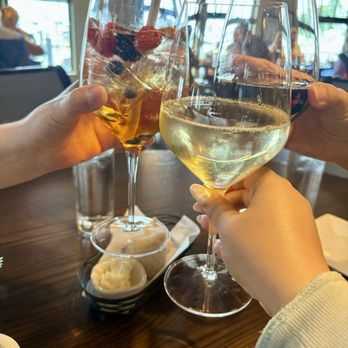 FRESH SALT - Updated July 2025 - 450 Photos & 421 Reviews - 2 Bridge St ...