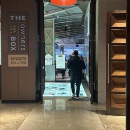 THE OWNERS BOX - Updated October 2025 - 441 Photos & 344 Reviews - 555 ...