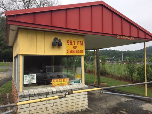 STATE LINE DRIVE-IN THEATRE - Updated January 2026 - 3690 Highway 19E ...