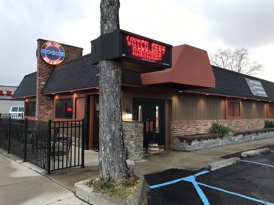 ON THE ROCKS BAR AND GRILL - Updated July 2024 - 282 Photos & 150 ...