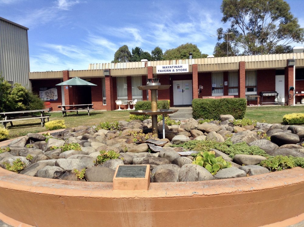 WAYATINAH TAVERN & STORE - Updated August 2025 - 1 Bronte Ave ...