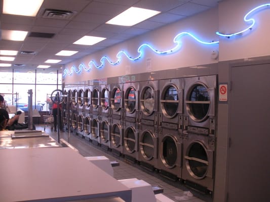 MIGHTY CLEAN LAUNDRY - Updated October 2025 - 14 Photos & 66 Reviews ...