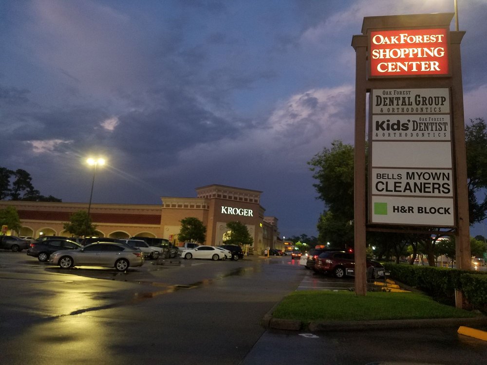 OAK FOREST SHOPPING CENTER - Updated October 2025 - 1352 W 43rd St ...