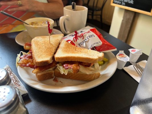 OVER EASY CAFE - 46 Photos & 106 Reviews - Breakfast & Brunch - 220 ...