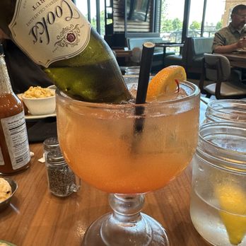 FIXINS SOUL KITCHEN - Updated February 2025 - 485 Photos & 218 Reviews ...