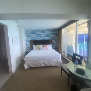 KAIMANA BEACH HOTEL - Updated September 2025 - 389 Photos & 243 Reviews ...