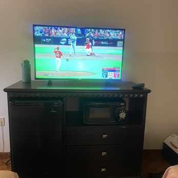 LOMPOC VALLEY INN AND SUITES - Updated December 2025 - 73 Photos & 13 ...