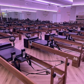 CLUB STUDIO - Updated December 2025 - 43 Photos & 69 Reviews - 2270 Oak ...