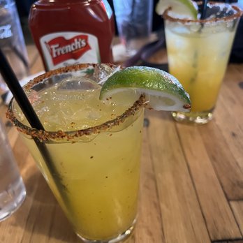 SIX STRING GRILL & STAGE - Updated September 2025 - 148 Photos & 161 ...