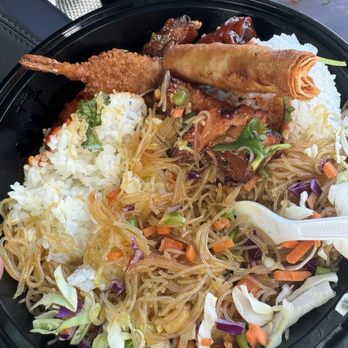 CHEBOGZ - Updated August 2024 - 199 Photos & 81 Reviews - 2710 Beacon ...