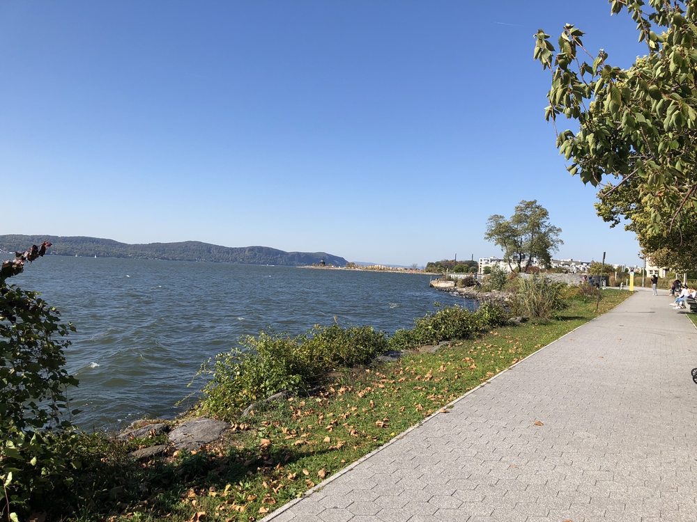 SCENIC HUDSON RIVERWALK PARK - TARRYTOWN - 250 W Main St, Tarrytown, NY ...