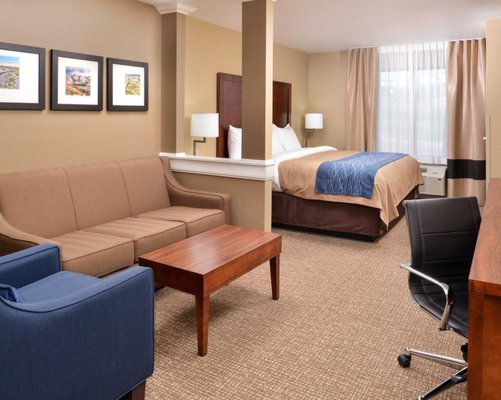 COMFORT INN & SUITES MANDAN - BISMARCK - 18 Photos & 10 Reviews - 1516 ...