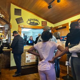 MUTTS BBQ - Updated July 2025 - 93 Photos & 183 Reviews - 101 W Rd ...