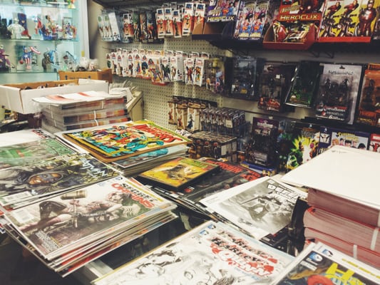 DAVE’S COMICS & COLLECTIBLES - Updated August 2024 - 15 Reviews - 107 ...