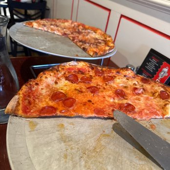 FIRE ENGINE PIZZA COMPANY - Updated April 2024 - 200 Photos & 245 ...