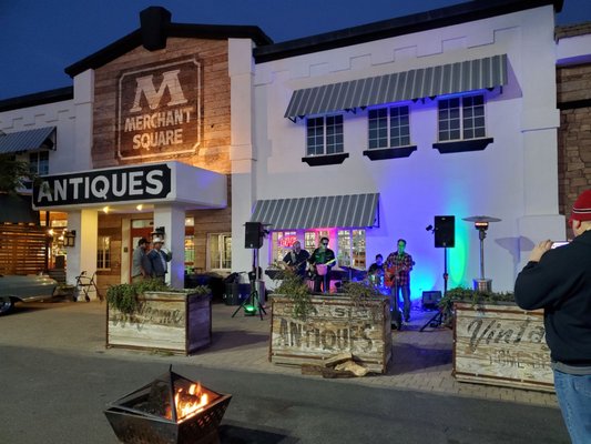 MERCHANT SQUARE ANTIQUE MARKETPLACE - Updated August 2025 - 593 Photos ...