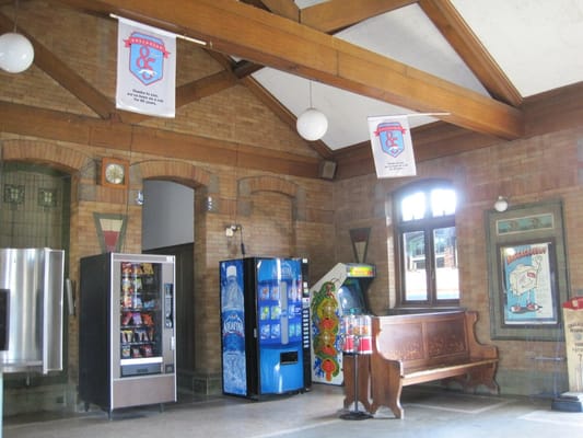 GREYHOUND BUS LINES - Updated August 2025 - 24 Reviews - 131 E Green St ...