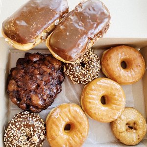 SANDY’S DONUT HOUSE - 29 Photos & 39 Reviews - 2040 Leonard St NW ...