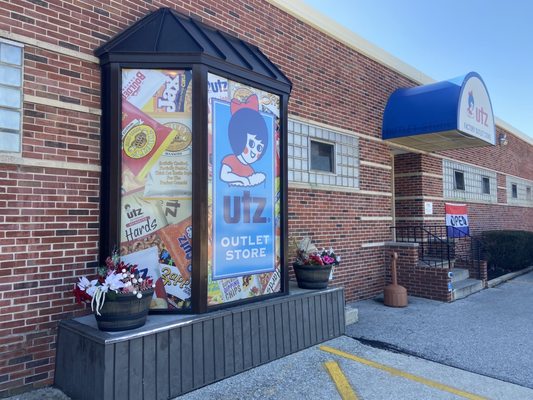UTZ FACTORY OUTLET STORE - Updated July 2025 - 88 Photos & 40 Reviews ...