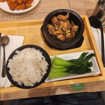 MEET RICE NOODLE - Updated August 2025 - 198 Photos & 33 Reviews ...