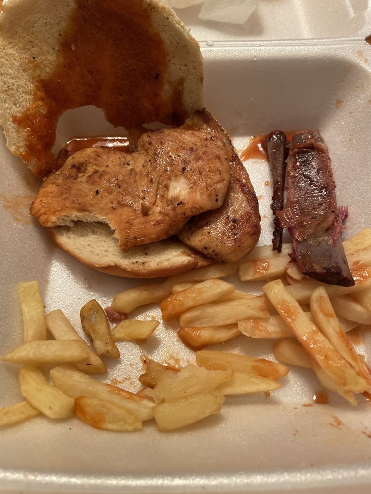 CHARLIE STAPLES BAR-B-QUE - Updated August 2024 - 47 Photos & 116 ...