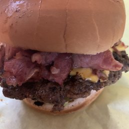 MASTER BURGER # 3 - Updated July 2025 - 144 Photos & 145 Reviews - 4366 ...