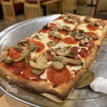 VIA VENETO PIZZA - Updated October 2025 - 125 Photos & 161 Reviews ...