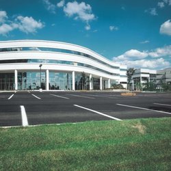 PHILLIPS EYE CENTER - 25 Photos & 47 Reviews - 619 River Dr, Elmwood ...