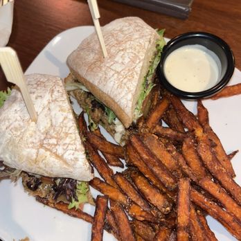 AGATE ALLEY BISTRO - Updated May 2025 - 210 Photos & 362 Reviews - 1461 ...